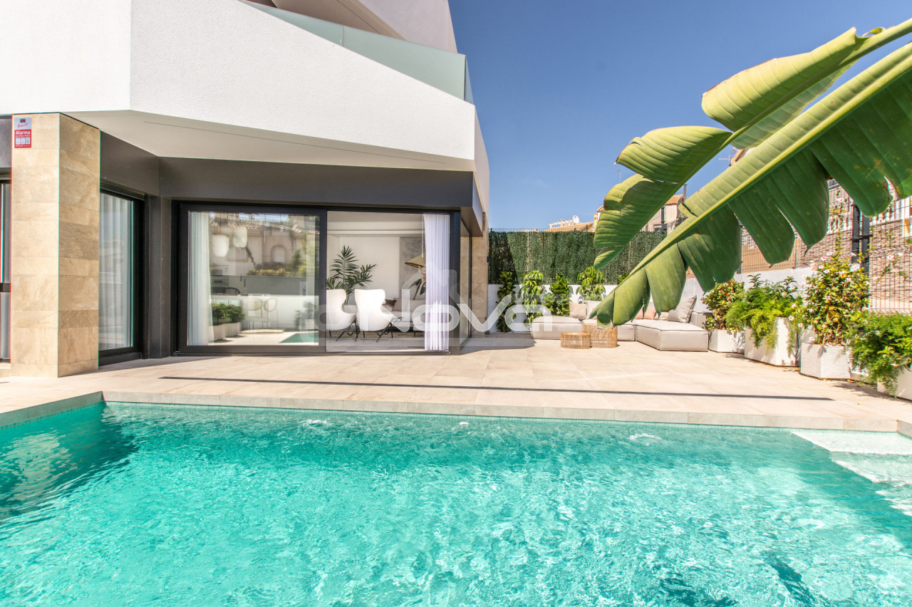 This new offer is a luxury complex located in the area of Orihuela ...